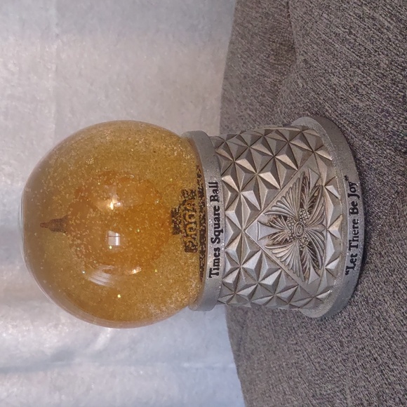 Waterford | Accents | Times Square Ball Snow Globe Waterford 209 Nyc ...